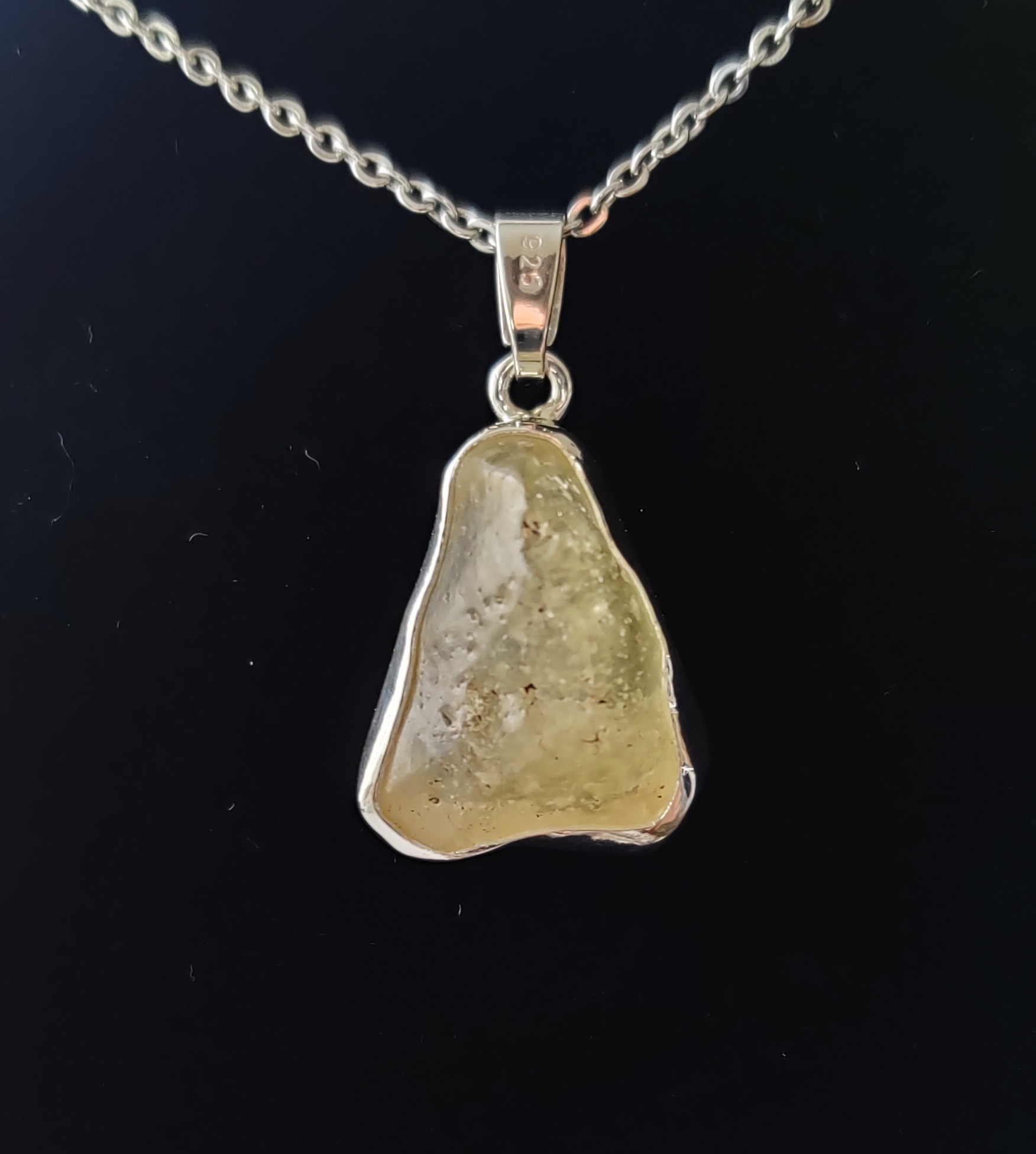 Libyan Gold Tektite pendant – Sielunkristalli